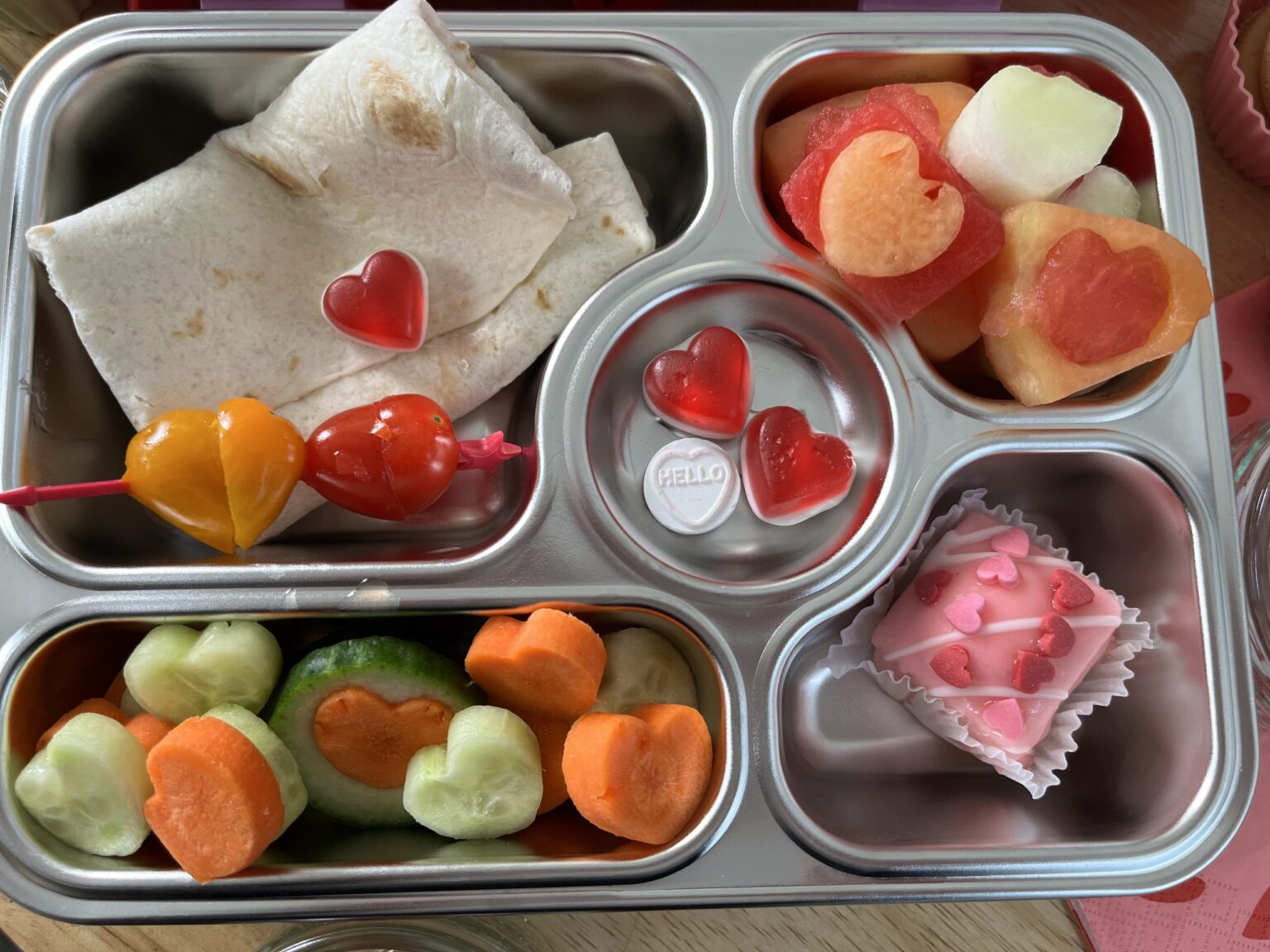 Yumbox Presto pink lunch box on review - Lunchbox World